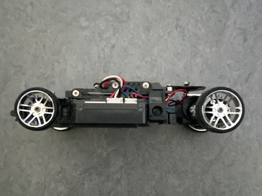 Kyosho Dnano Aston Martin neu, komplett umgebaut (Neu (gemäss ...