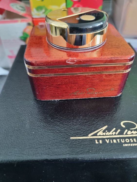 Briquet de table " MICHEL PERRENOUD" (Gebraucht) in La Chaux-de-Fonds ...