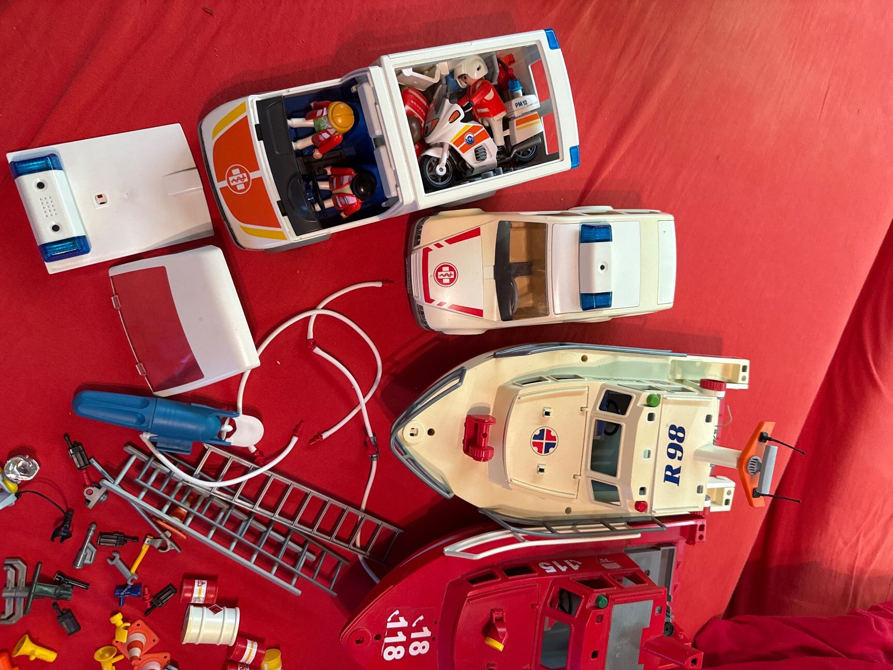 Playmobil Feuerwehr/Rettungs Set mit viel Zubehör top! (Gebraucht) in ...