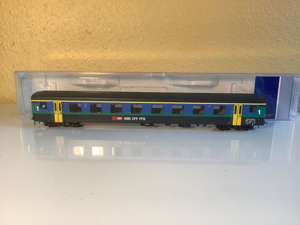 Roco 74565 : SBB 1.Kl A EW II Papagei Personenwagen | Kaufen auf Ricardo