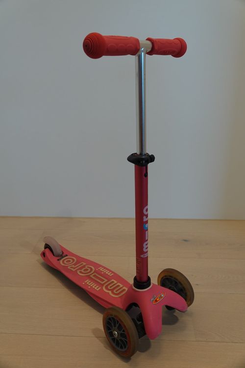 Mini Micro Scooter pink (Gebraucht) in Starrkirch-Wil für CHF 29 – nur Abholung auf Ricardo kaufen