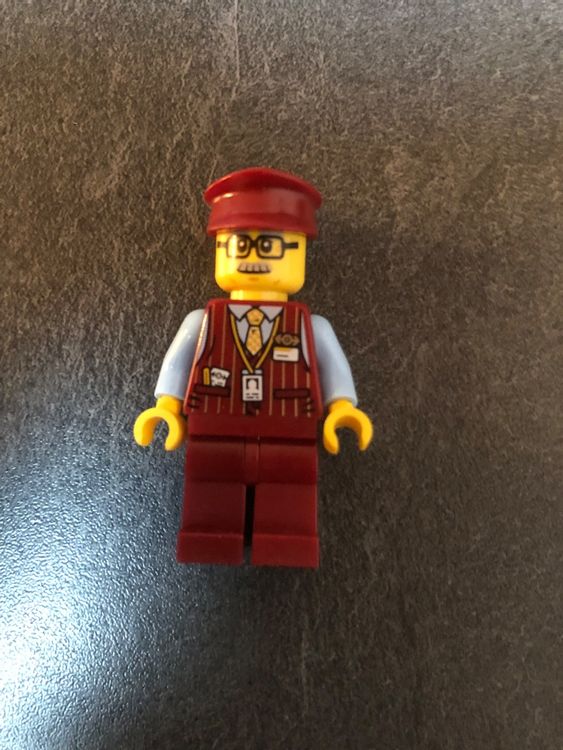 Lego figurine Hidden Side Chuck (Gebraucht) in Fully für CHF 3.5 – mit ...