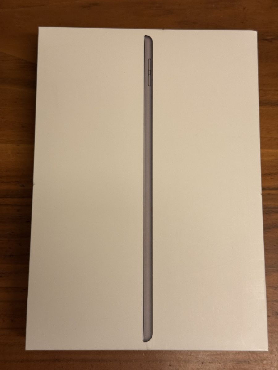 Apple iPad 8. Gen. 32 GB WiFi Space Gray inkl. Case und OVP (Gebraucht ...