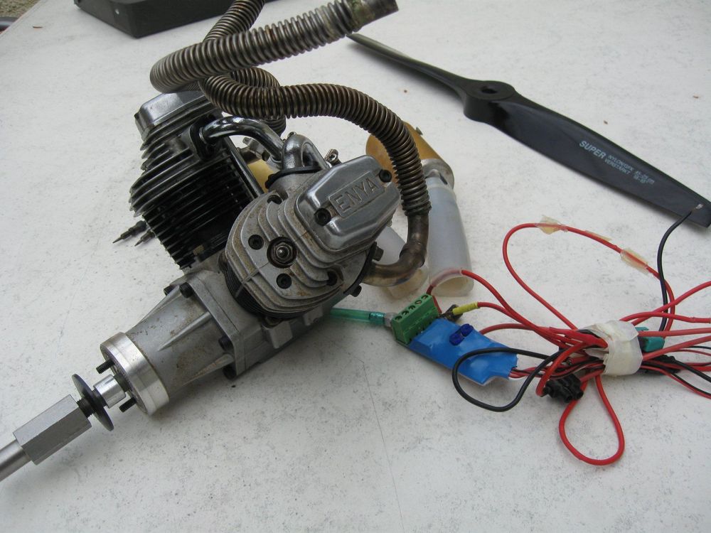 ENYA VT-240 2 Zyl. V-MOTOR (Gebraucht) in St.Margrethen für CHF 405 – mit Lieferung auf Ricardo ...