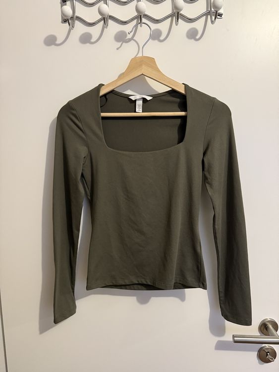 Pull moulant kaki col carré (Neu und originalverpackt) in Courtepin für ...