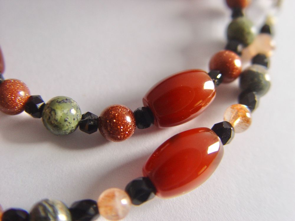 Collier mit Karneol, Serpentin, Onyx und Aventurin (Neu (gemäss ...