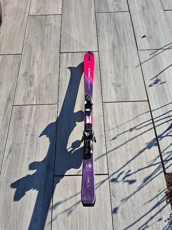 Skis fille en bon état 130cm (9-11 ans) (D'occasion) à Grandvaux pour ...