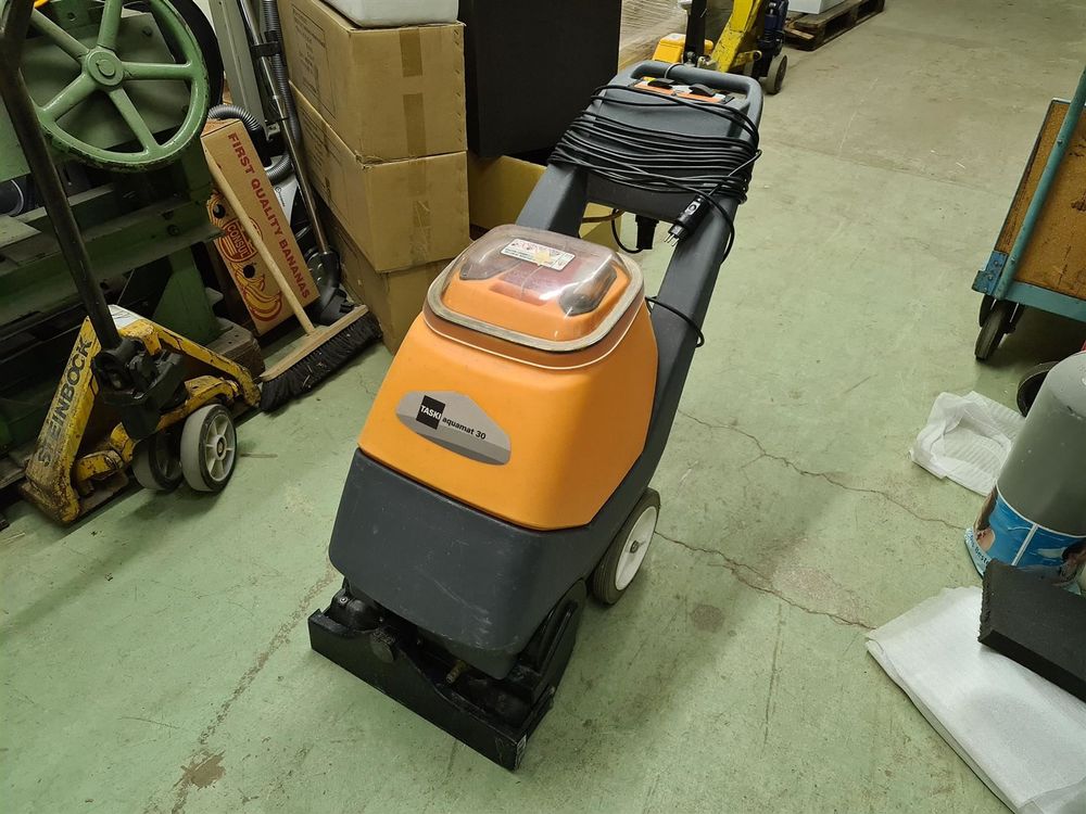 E571 Taski Aquamat 30 Teppichreiniger (Gebraucht) in Necker für CHF 189 ...