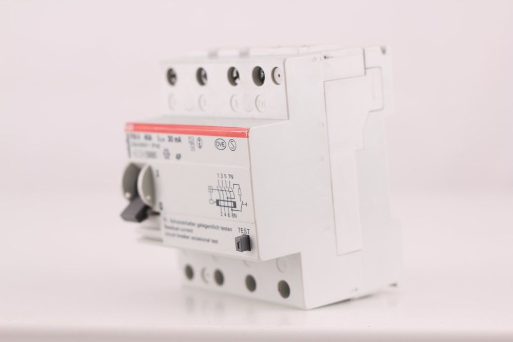 ABB smissline FIK 4 40A FI 30mA (Gebraucht) in Winterthur für CHF 18 – mit Lieferung auf Ricardo ...