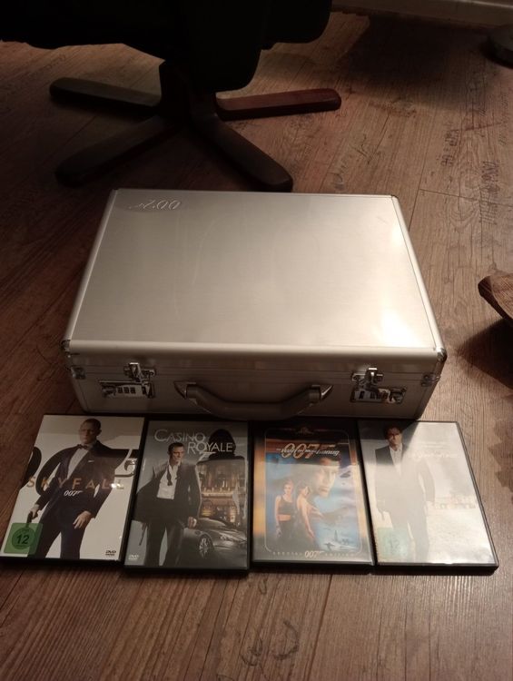 James Bond DVD Koffer, inkl. 24 DVDs (Gebraucht) in Lindau für CHF 60 ...