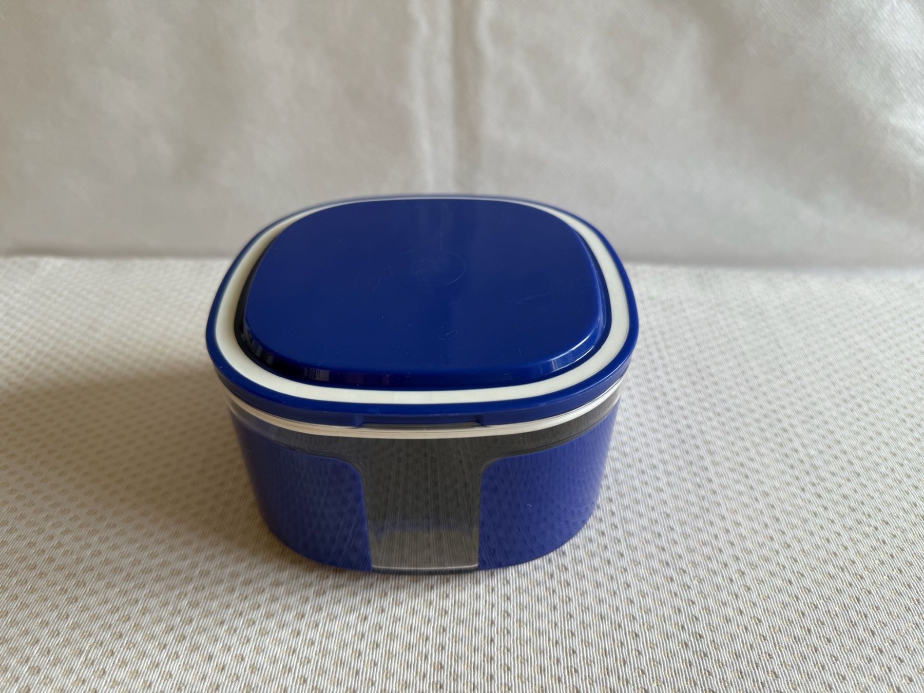 Tupperware - boîte - 0,7L - bleu (D'occasion) à Sion pour CHF 10 – avec ...