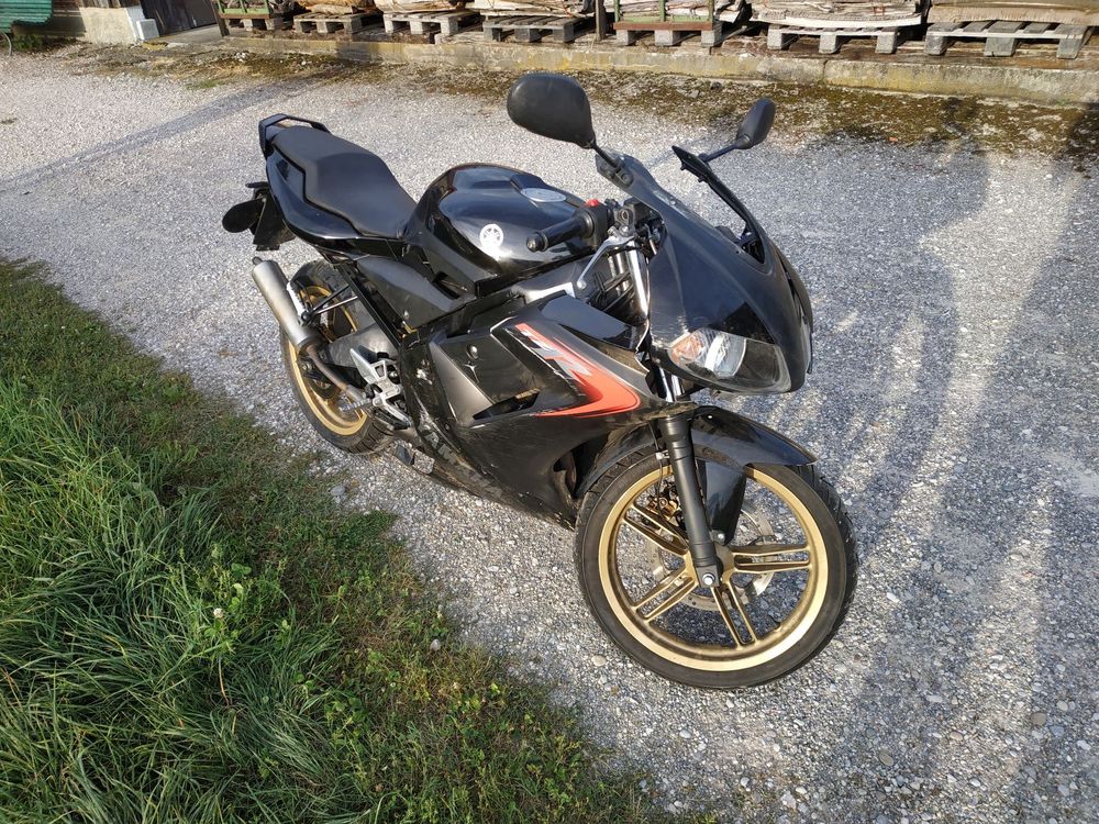 YAMAHA TZR 50 Ersatzteilespender (Defekt) in Full-Reuenthal für CHF 214 ...