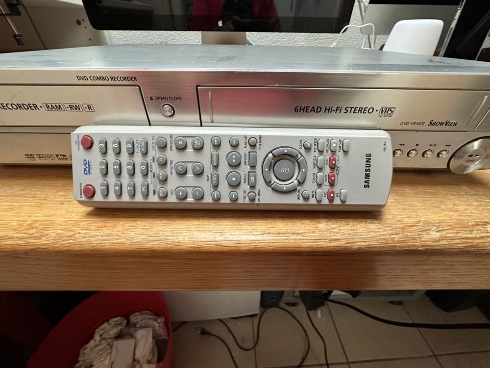 Samsung DVD-VR 300 E DVD/ VHS -Rekorder | Kaufen auf Ricardo