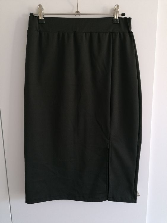 Jupe neu (Neu und originalverpackt) in Sempach für CHF 3.9 – mit Lieferung auf Ricardo kaufen