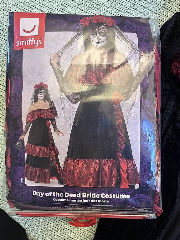 Dia de los muerte Kostüm inkl. Hut und Mantel (Gebraucht) in Zell ZH ...