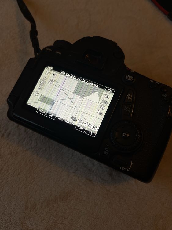 Canon EOS 700D Camera (defect) (Defekt) in Bern für CHF 35 – mit ...