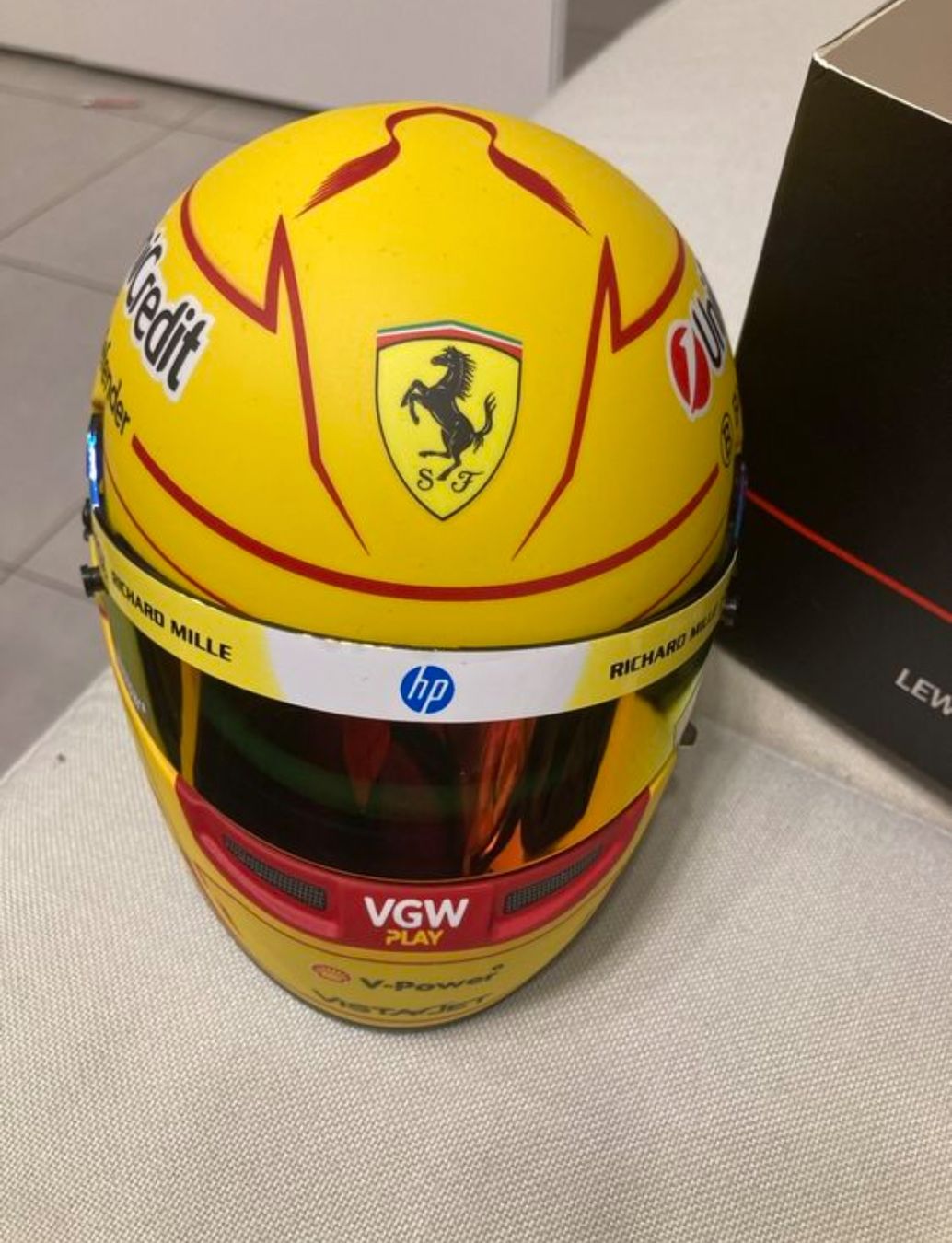 Lewis Hamilton Helm Bell 1/2 Ferrari SF25 (Neu (gemäss Beschreibung ...