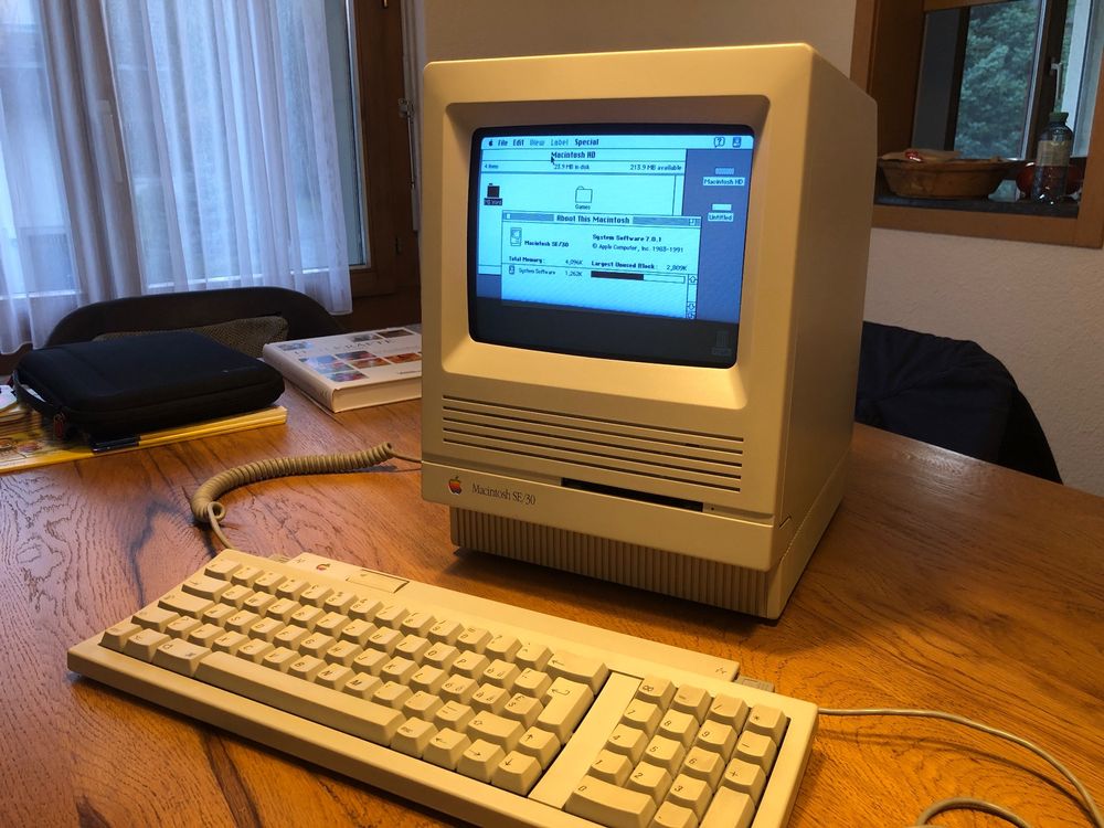 Apple Macintosh SE/30 (Gebraucht) in Helgisried für CHF 450 – nur ...