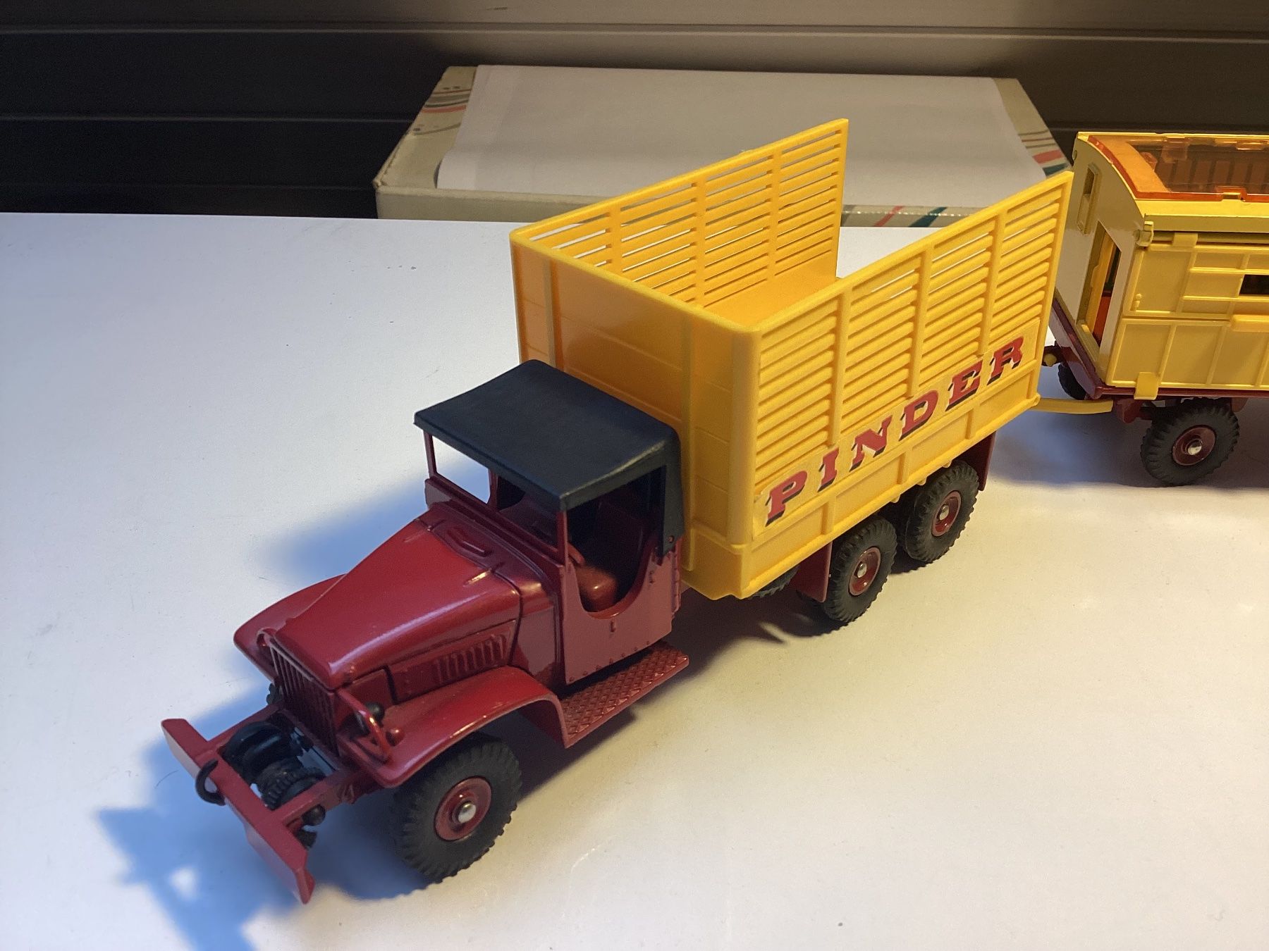 Dinky Toys "GMC LKW CIRCUS PINDER /TIERANHÄNGER“ unbespielt (Gebraucht ...