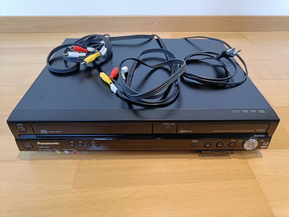 Panasonic DMR-ES35V VHS DVD Recorder schwarz (Gebraucht) in Winterthur für CHF 82 – mit ...