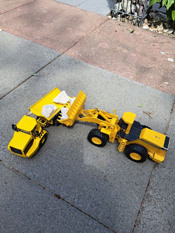 Siku Baufahrzeuge 1: 50 (Gebraucht) in Boswil für CHF 20 – nur Abholung ...