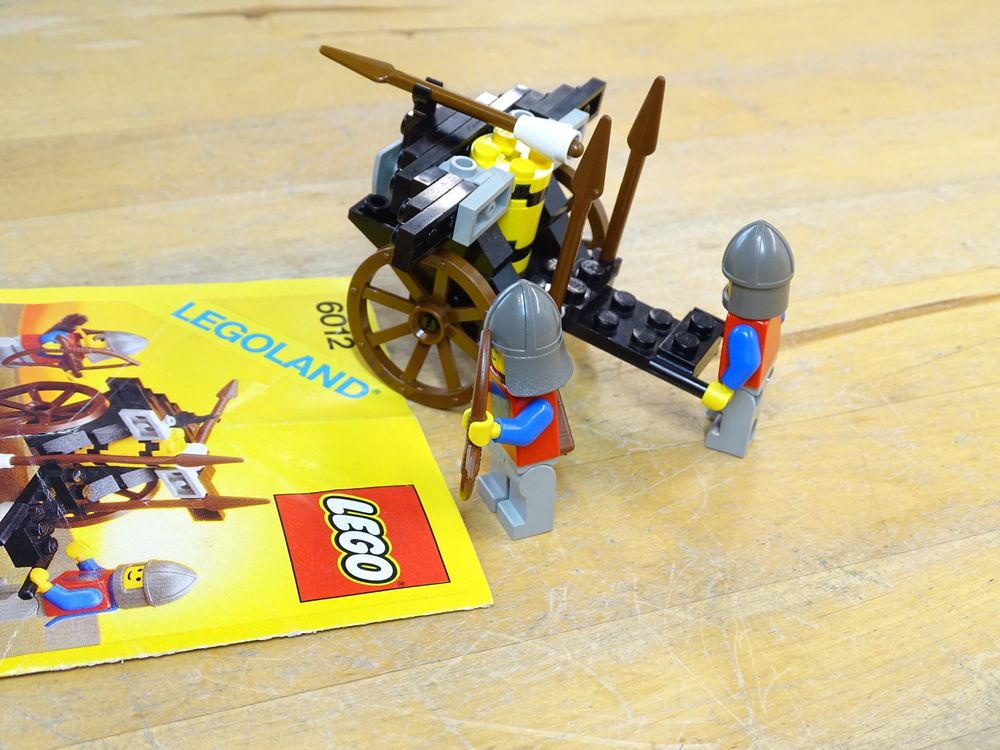 Lego 6012 Ritter Siege Cart, Komplett mit Bauanleitung (Gebraucht) in ...