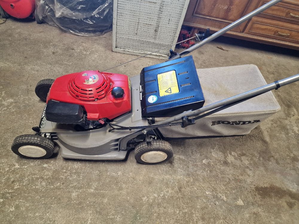 Honda HRB 423 (Defekt) in Stadel für CHF 121 – nur Abholung auf Ricardo ...