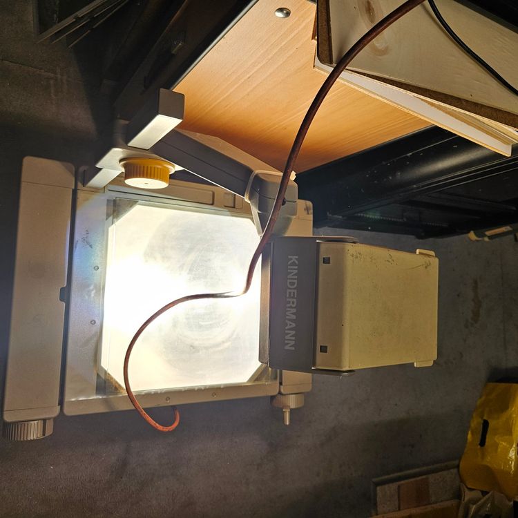 Hellraumprojektor Kindermann (Gebraucht) in Bern für CHF 1 – nur Abholung auf Ricardo kaufen