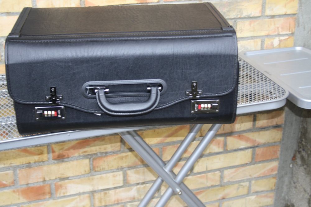 KOFFER FÜR VERTRETER BÜRO PC LAPTOP MIT ZAHLENSCHLOSS | Kaufen auf Ricardo