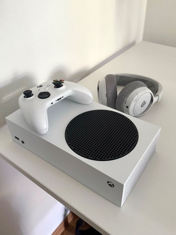 Xbox Series S + Controller + Headset | Kaufen auf Ricardo