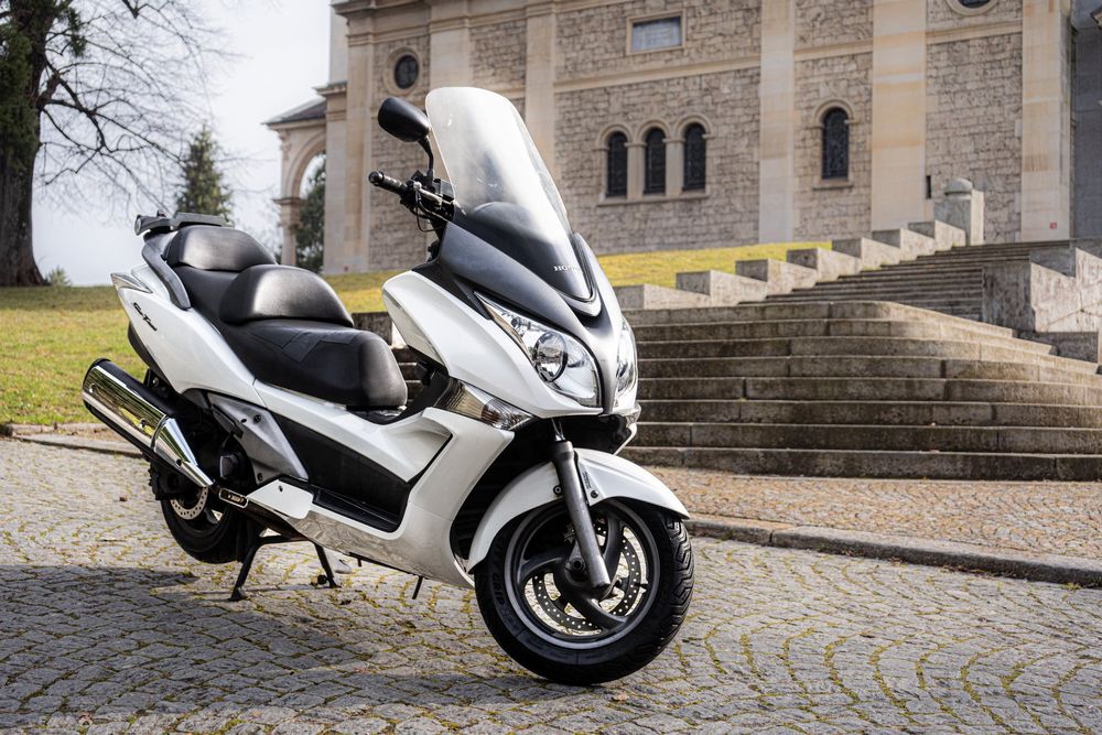 Honda SW-T 400 Silverwing 400cc 2010 49tkm (Gebraucht) in Zürich für ...