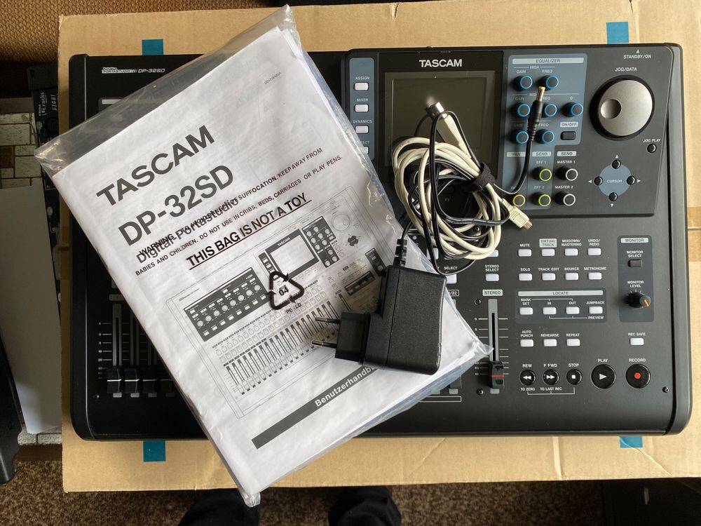 Digital Multitrack Recorder mit MIC-Splitter TASCAM DP-32SD (Gebraucht) in für CHF 425 – mit ...