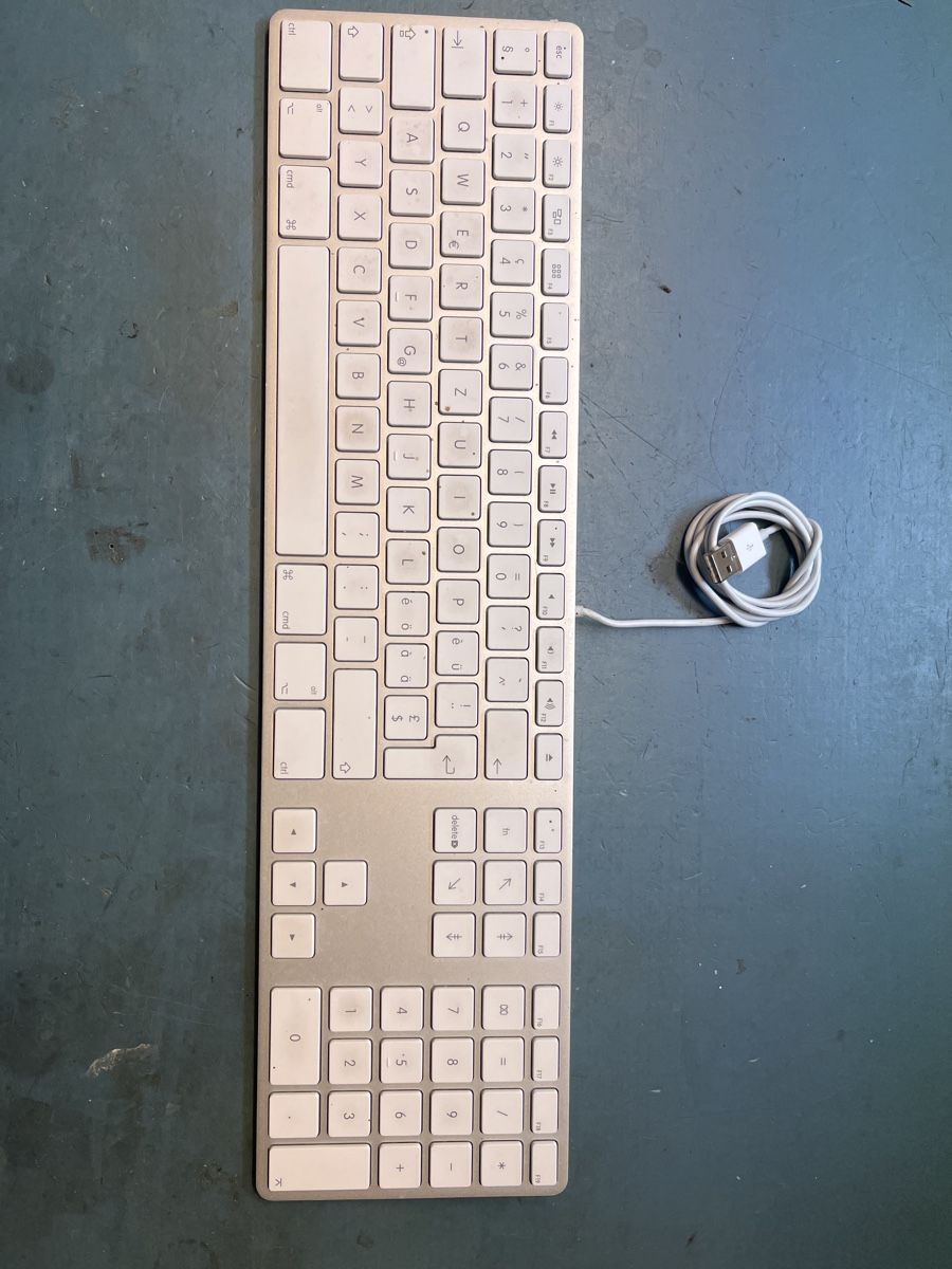 Clavier Apple Magic Keyboard avec pavé numérique - USB (D'occasion) à ...