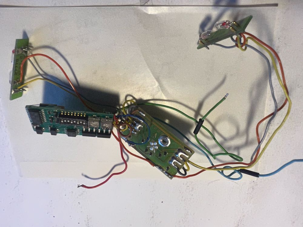 Digitaldecoder und Lichtplatine aus Märklin 3737 SBB Ae 6/6 (Gebraucht) in Birsfelden für CHF 19 ...