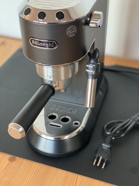 DeLonghi Kaffeemaschine EC685.BK | Kaufen auf Ricardo
