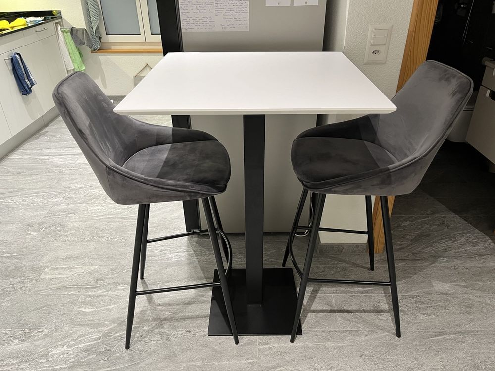 Bartisch mit 2 Stühlen | Kaufen auf Ricardo