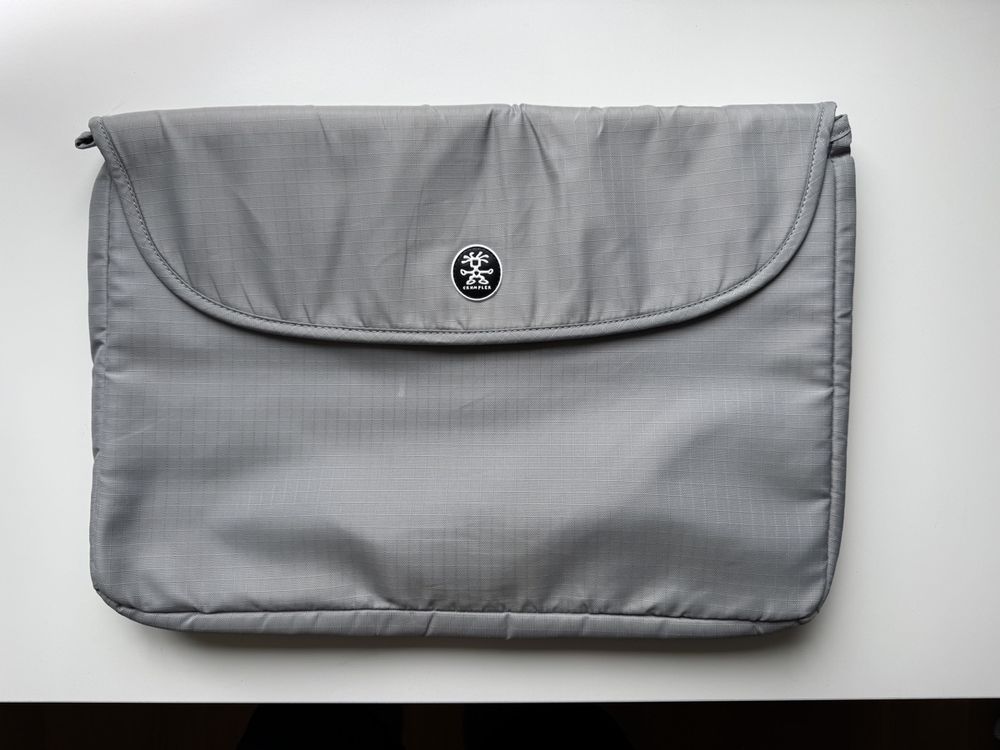 Crumpler Laptop Bag - Grey - Perfect for Students! (Gebraucht) in ...