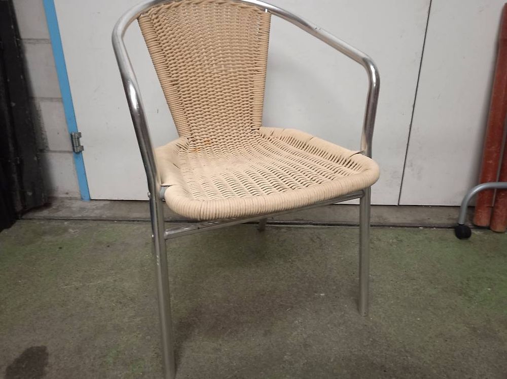 Alu Gartenstuhl, geflecht, Rattanoptik, Vintage (Gebraucht) in Basel für CHF 10 – nur Abholung ...