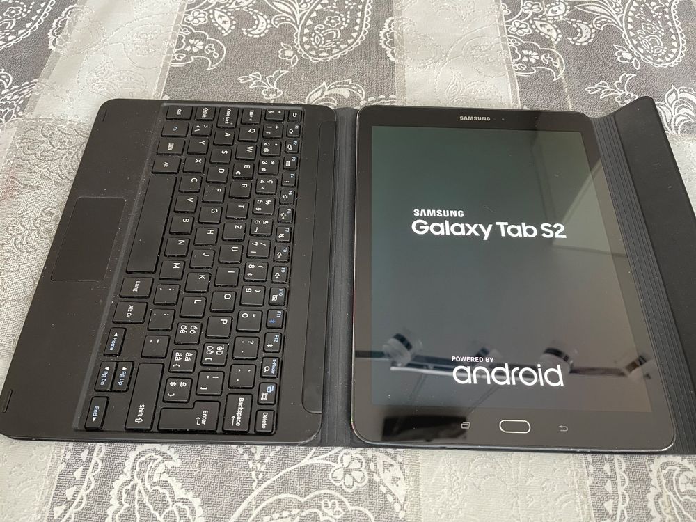 Samsung Galaxy TAB S2 Tablet LTE 10” mit cover/ keyboard | Kaufen auf ...