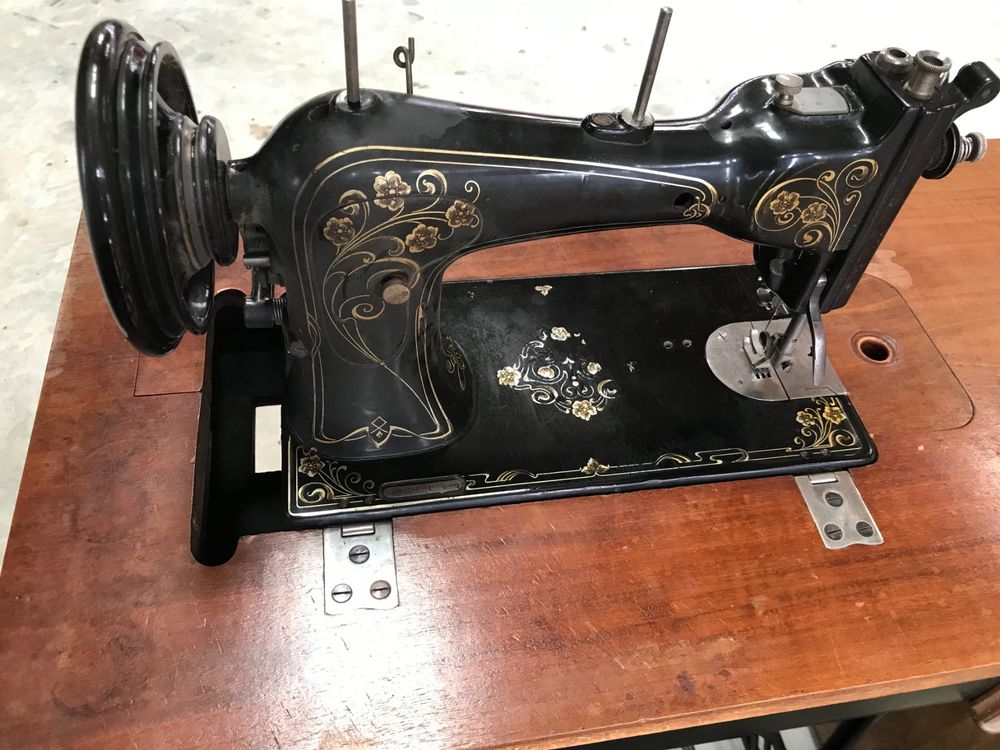 antike Adler Nähmaschine (Gebraucht) in Schönholzerswilen für CHF 28 – nur Abholung auf Ricardo ...