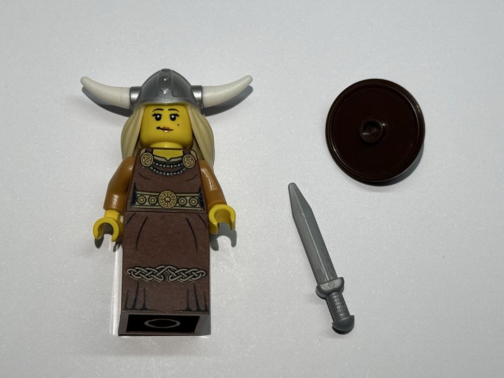 1 Lego Figur Wikinger Kriegerin mit Zubehör | Kaufen auf Ricardo
