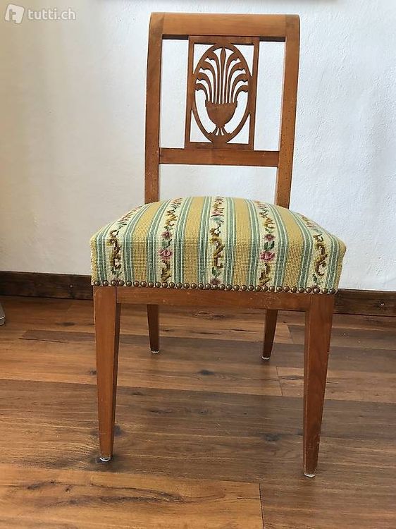 Antiker Stuhl mit Gobelin-Sitzfläche | Kaufen auf Ricardo
