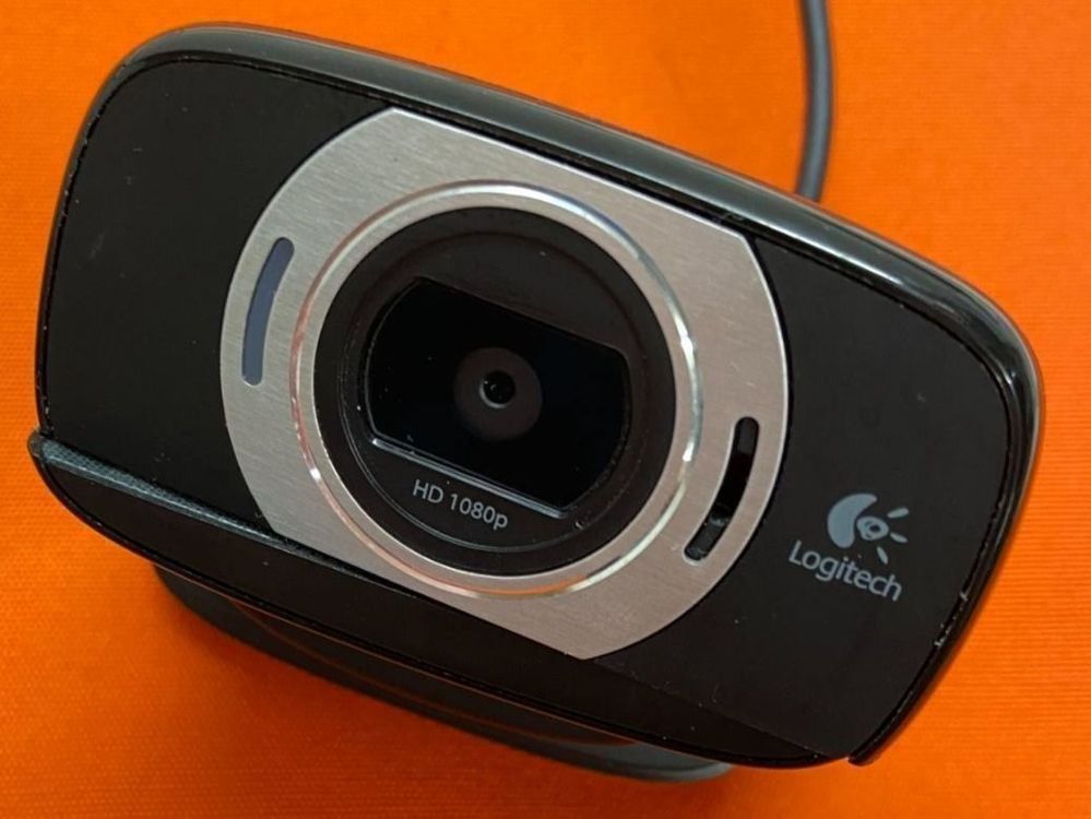 Logitech HD Webcam C615 + Tischstativ | Kaufen auf Ricardo