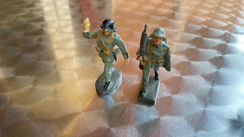 Schweiz Armee - 2 Soldaten - Elastolin Figur (Gebraucht) in Glattfelden für CHF 7.95 – mit ...