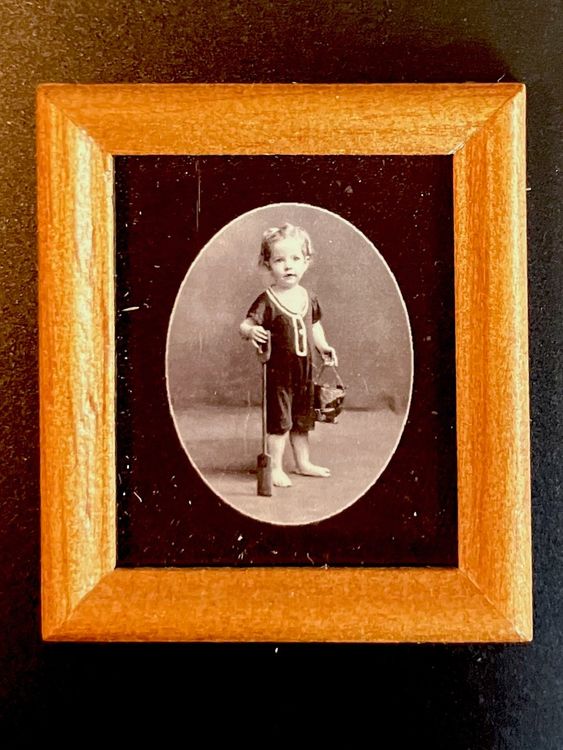 Fotorahmen (Holz, klein, Kind) für Puppenstuben. Handarb. | Kaufen auf ...