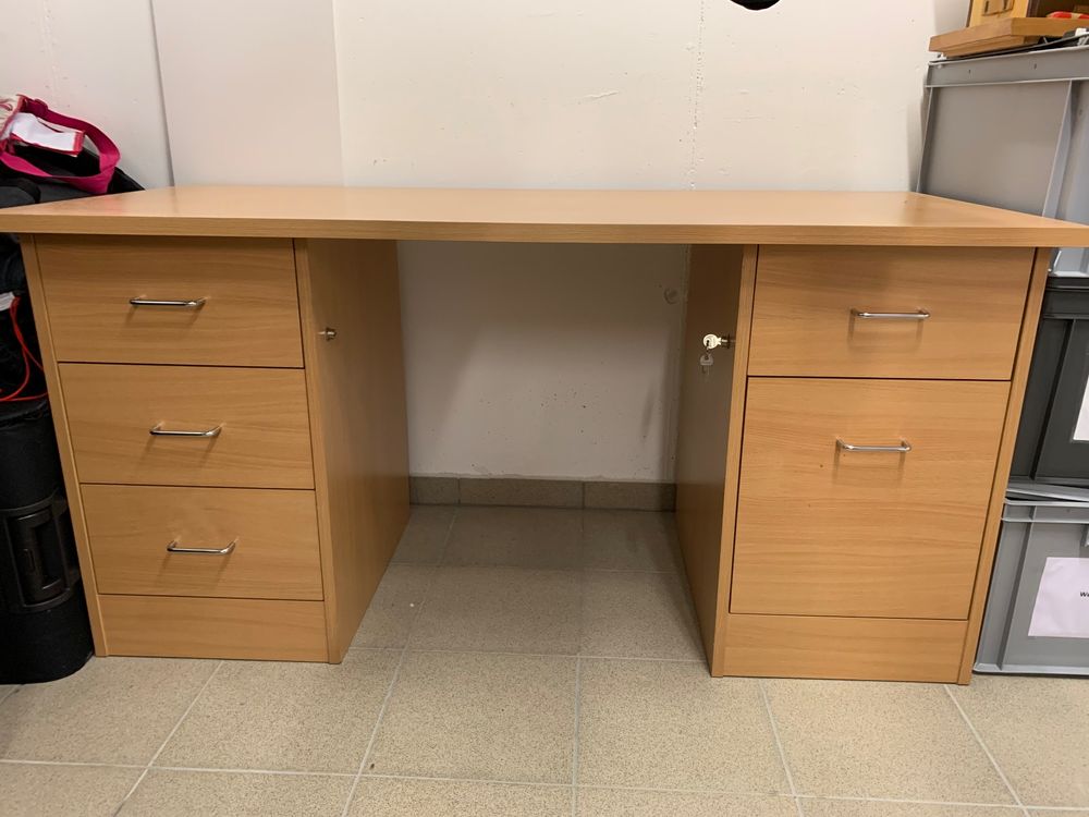 Massives Holz Pult | Kaufen auf Ricardo