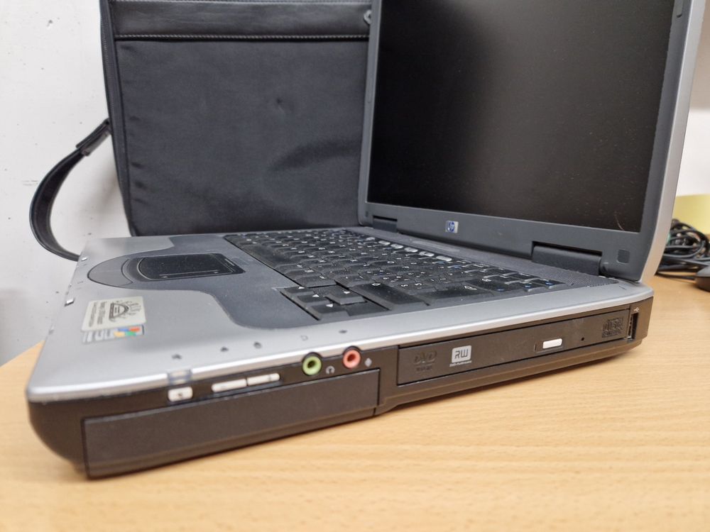 HP Compaq NX9010 Notebook mit Floppy und Parallel Port (Gebraucht) in ...