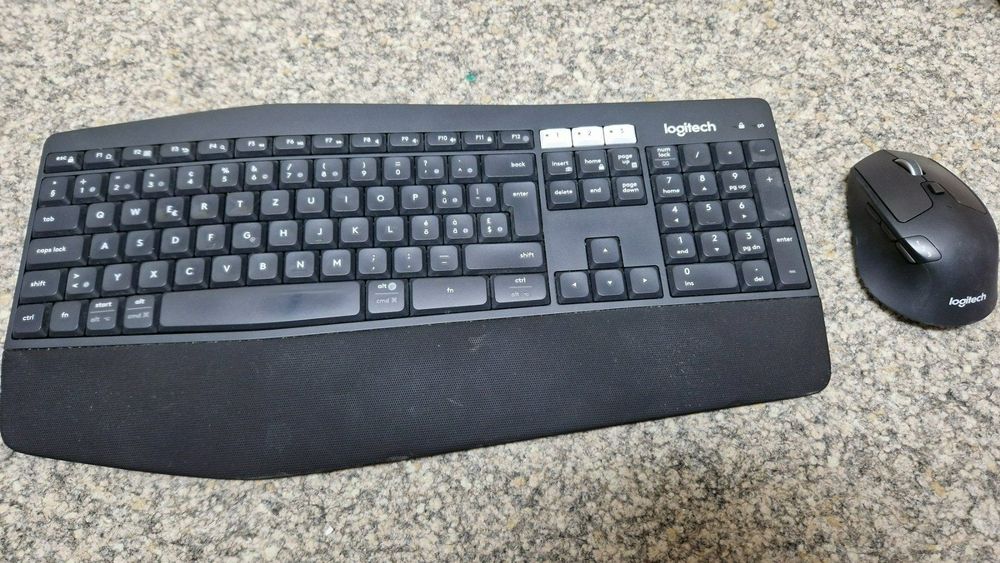 Logitech Funk-Tastatur mit /-Maus K850 (Gebraucht) in Villmergen für ...