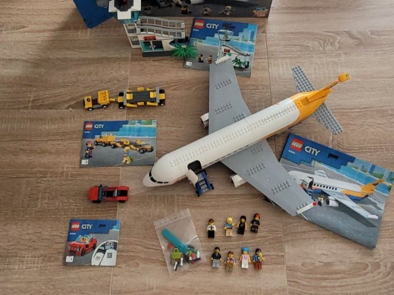 Lego City 60262 Airport POPPY STARR (Gebraucht) in Rümlang für CHF 70 ...