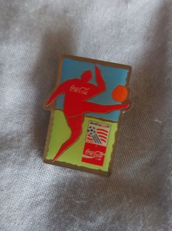 Coca-Cola Pin, Fussball WM USA 94, Sammlerstück!⚽️🥇 (Gebraucht) in ...